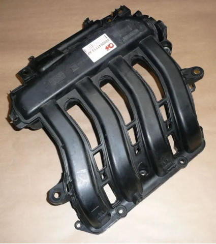 8200647713 Renault (RVI) коллектор впускной