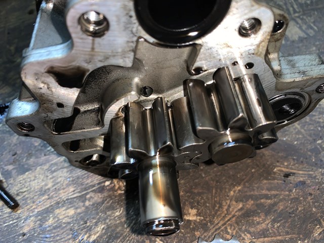 11417810451 BMW насос масляный