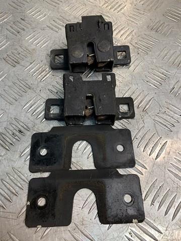 FPS000063 Land Rover замок капота правый