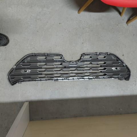 5311242190 Toyota решетка радиатора