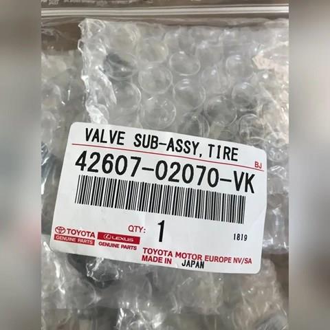 4260702070VK Toyota клапан тиску шини