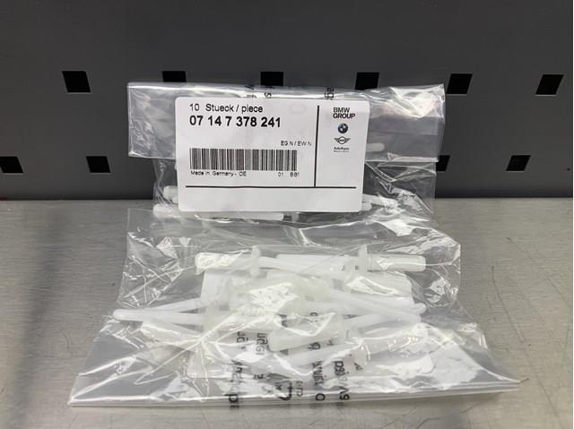 07147378241 BMW заклепка з буртом g11