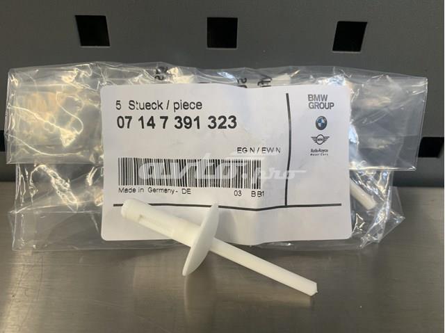 07147391323 BMW пистон (клип крепления молдинга двери)
