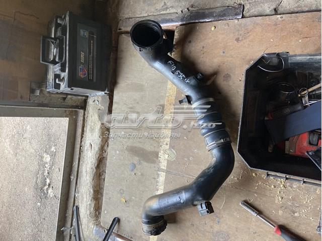 13717582314 BMW шланг (патрубок интеркуллера левый)