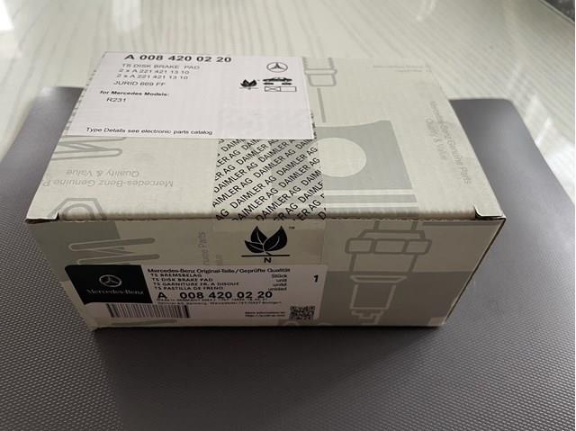 A0084200220 Mercedes передние тормозные колодки