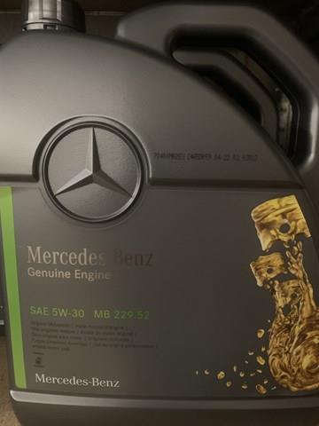 Масло моторное Mercedes A000989700613 по цене от 2213.97 грн
