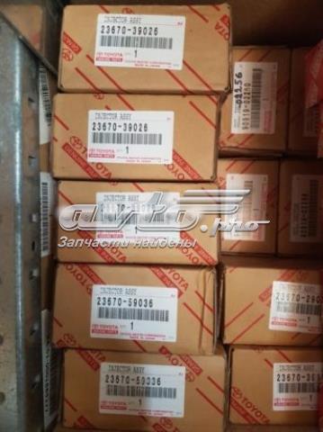 2367039026 Toyota форсунка впрыска топлива