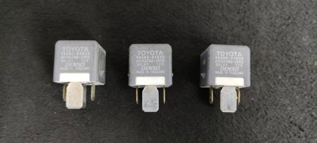 9008087030 Toyota реле вентилятора