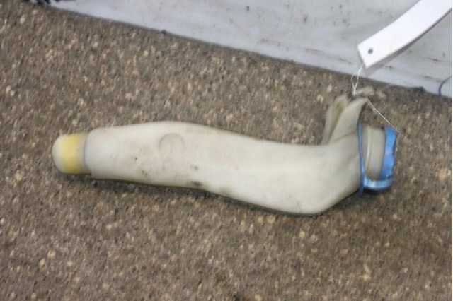 A1648600064 Mercedes горловина бачка омывателя