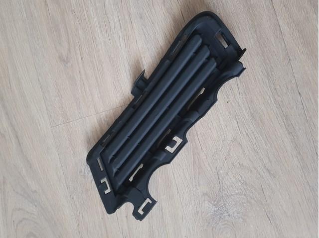 5G0853212D VAG накладка бампера права без отвору