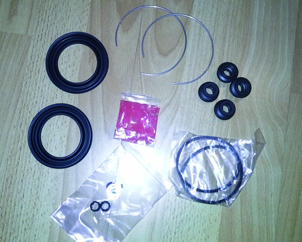 0447833130 Toyota ремкомплект суппорта тормозного переднего