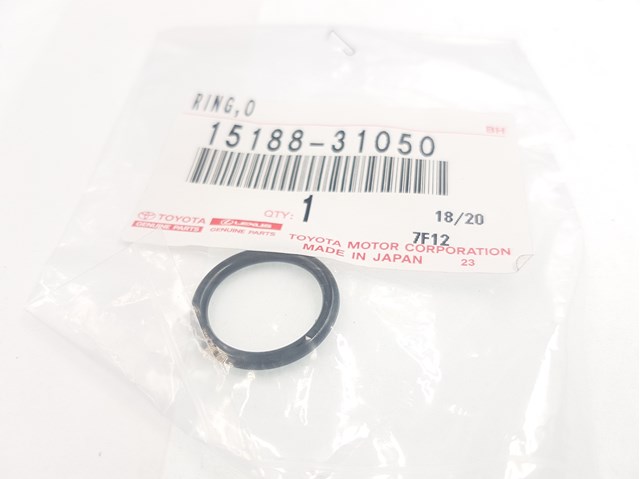 1518831050 Toyota прокладка масляного насоса