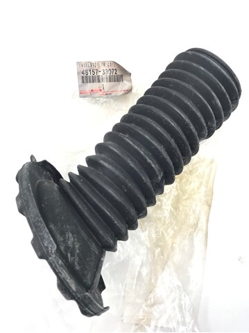 4815733072 Toyota пыльник амортизатора переднего