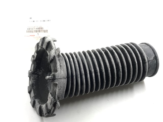 4815748030 Toyota пыльник амортизатора переднего