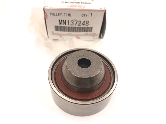 MN137248 Mitsubishi ролик ремня грм паразитный