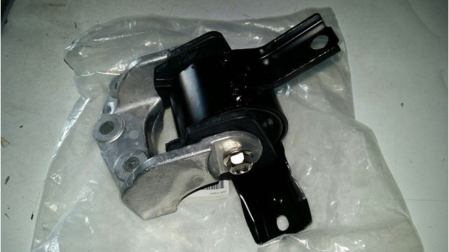 Правая опора двигателя Митсубиси Аутлендер XL - Покупка запчастей и ...