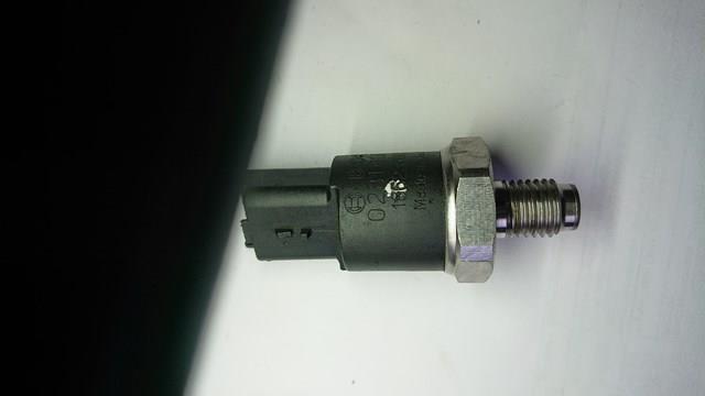 0281002283 Bosch датчик давления топлива