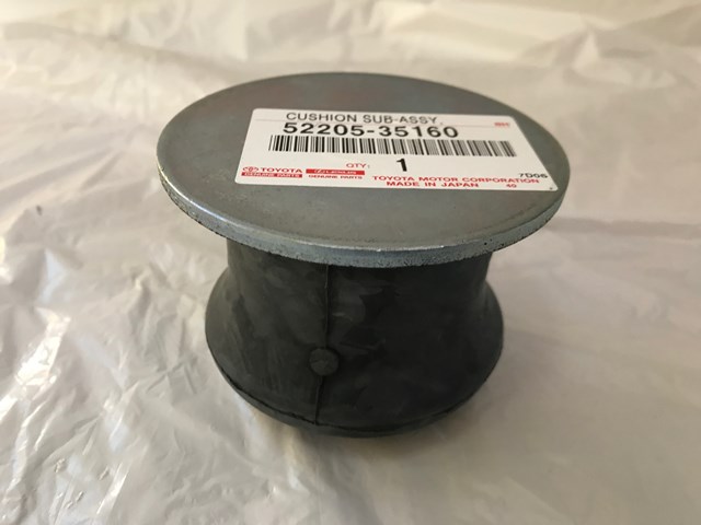 5220535160 Toyota подушка рамы (крепления кузова)