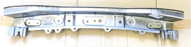 6400G576 Mitsubishi усилитель переднего бампера