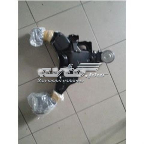 4806860030 Toyota правый рычаг передней нижней подвески