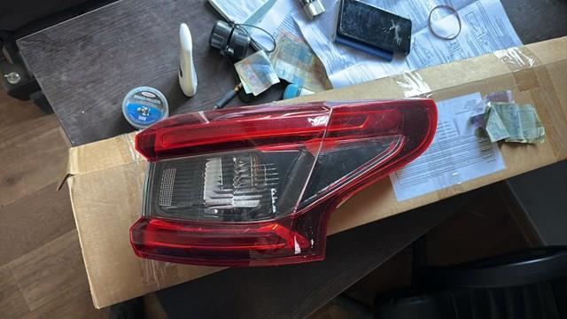 26550HV00A Nissan фонарь задний правый внешний