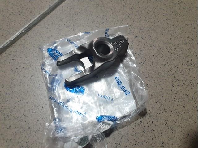 1843409 Ford крепление форсунки 1.6 tdci ford 1843409 новое