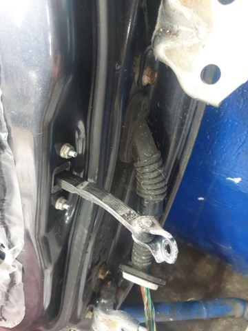 61124AG001 Subaru ограничитель открывания двери передний