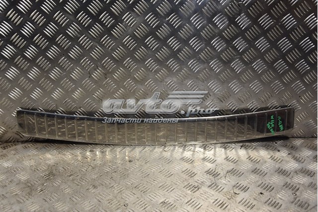 A1648850016 Mercedes накладка бампера верхняя (хром)