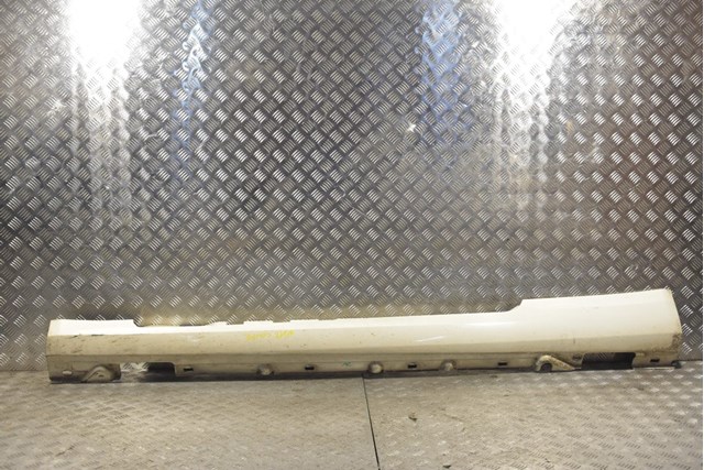 A2076900140 Mercedes накладка порога наружная левая mercedes (c207)