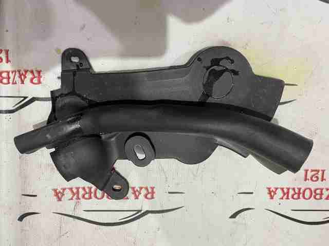 51767349601 BMW Уплотнитель капота