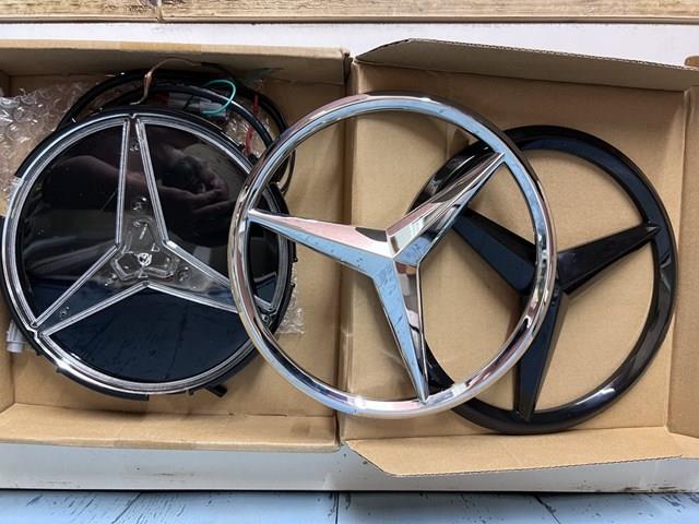 A0008171016 Mercedes эмблема решетки радиатора
