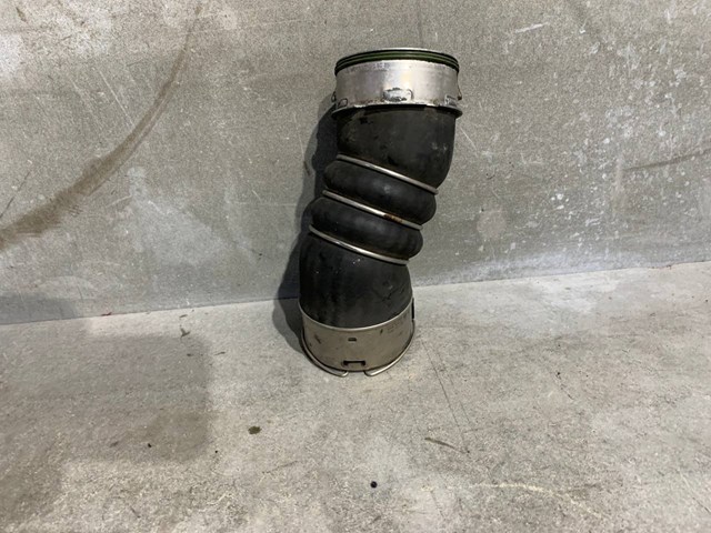 11617823236 BMW шланг (патрубок интеркуллера левый)