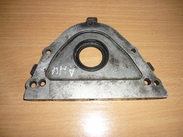 051103152 VAG обойма сальника коленвала переднего