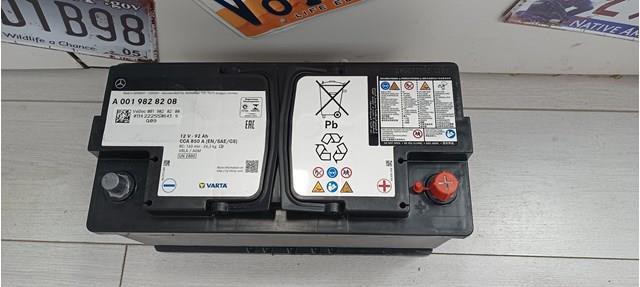 Аккумулятор автомобильный Mercedes 0019828208
