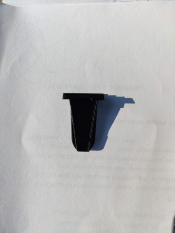 8200920658 Renault (RVI) пистон (клип крепления накладок порогов)