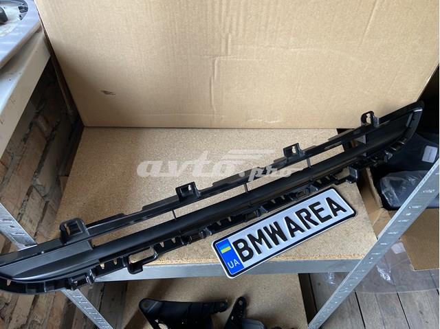 51117338493 BMW решетка бампера переднего верхняя