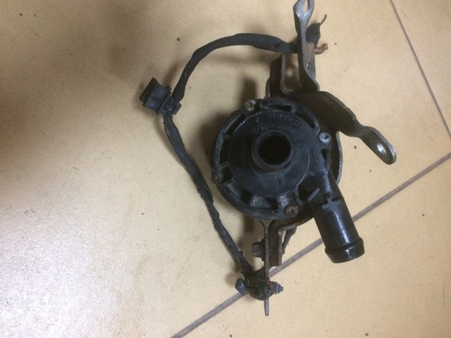 000-500-06-86 Mercedes помпа водяная