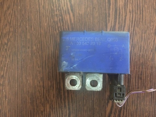 0035422319 Mercedes реле отсоединение акб