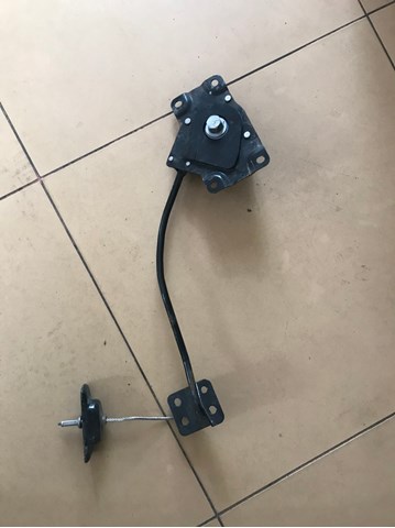 628002W000 Hyundai/Kia Кронштейн запасного колеса