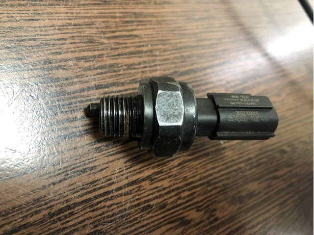 947502A000 Hyundai/Kia датчик давления масла