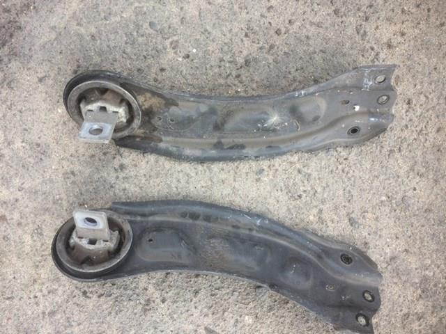 A2463500406 Mercedes рычаг (тяга задней подвески продольный нижний левый)