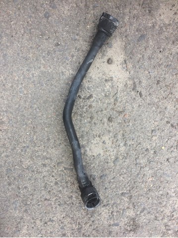 A2465010058 Mercedes шланг расширительного бачка нижний