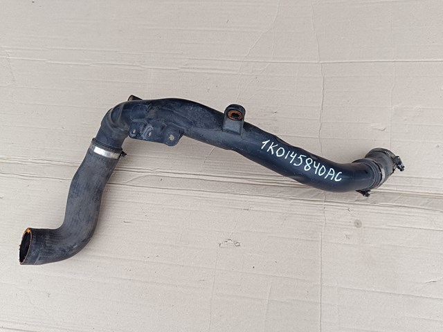 1K0145840AC VAG шланг (патрубок интеркуллера левый)