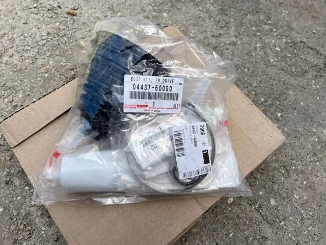 0443760090 Toyota пыльник шруса передней полуоси внутренний