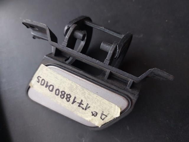 1718800105 Mercedes держатель крышки омывателя оригинал