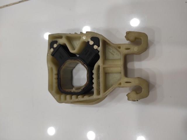 Кронштейн радиатора верхний левый на Skoda Octavia 5E3 лифтбек (2013 ...