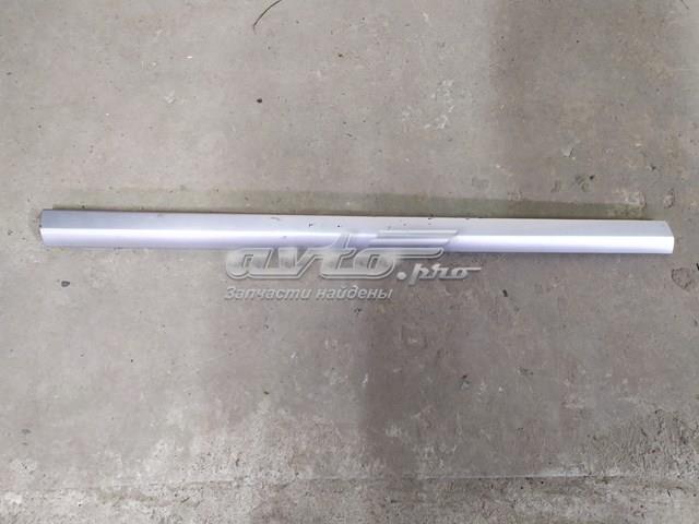 30678132 Volvo молдинг на двери