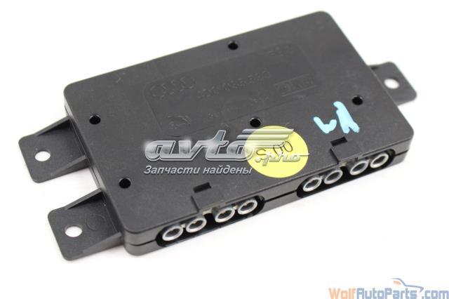 4D0035530 VAG усилитель антенны