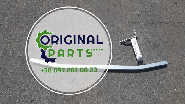 5213242070 Toyota усилитель бампера переднего