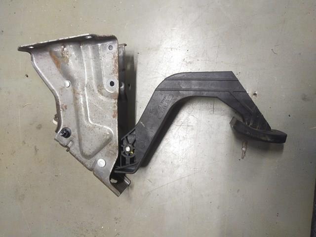 Педаль сцепления на Mercedes Sprinter (906)